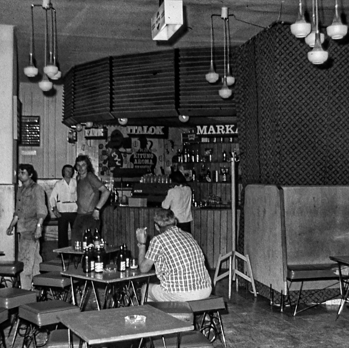 Elvetemültek előnyben - a Vigyorgó emlékére